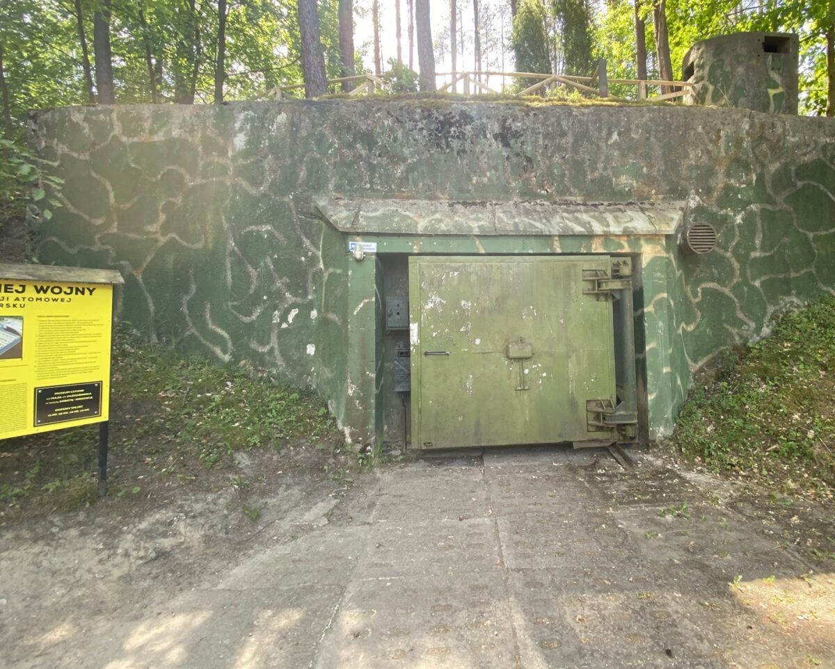 Jakie kraje posiadają broń nuklearną i gdzie ona się znajduje?